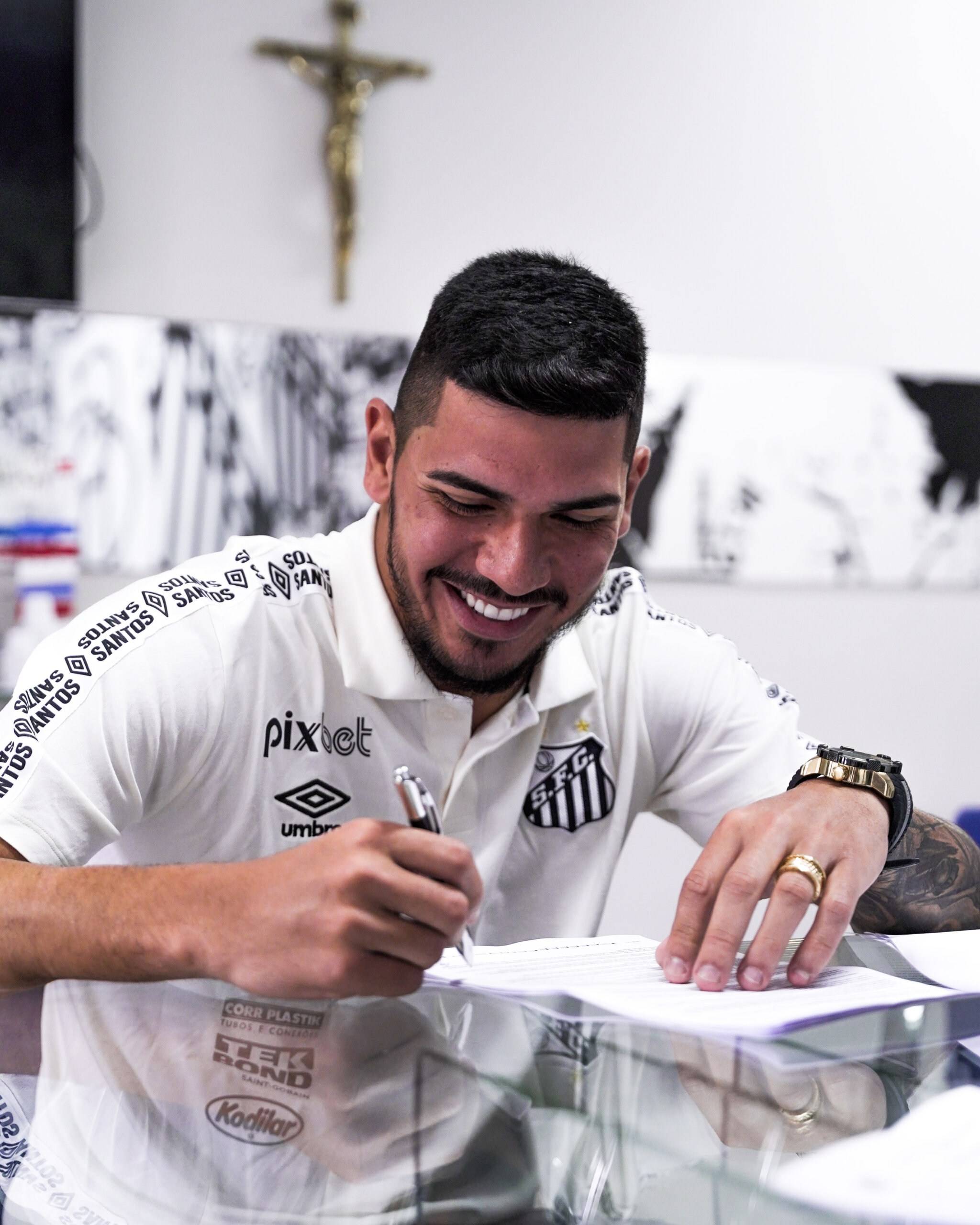 João Paulo assina renovação com o Santos FC até dezembro de 2027 ...
