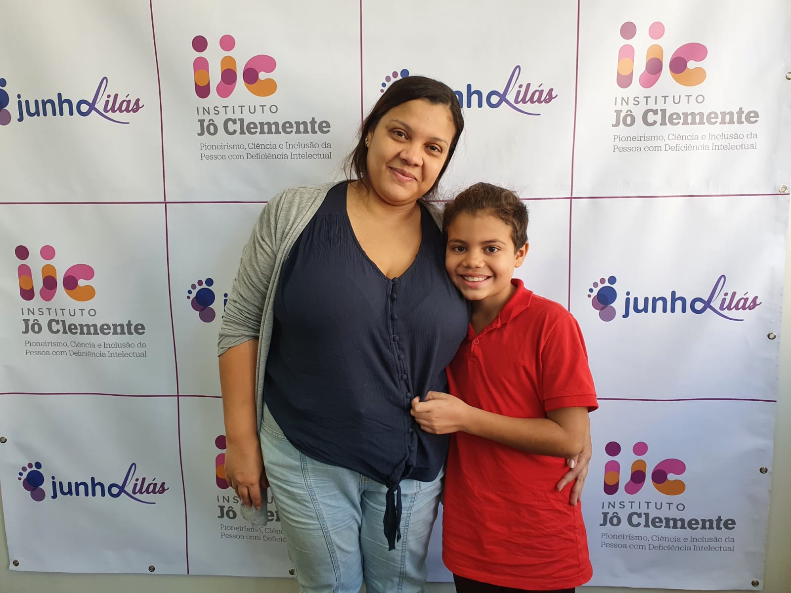 Mascotes do Santos FC visitam a sede do Instituto Jô Clemente (IJC), em ...