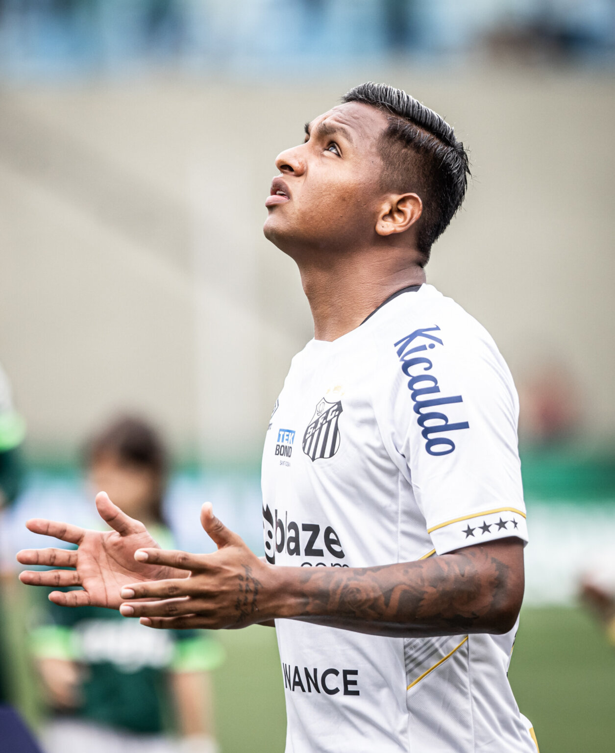 Morelos aceita reduzir salário e fica no Santos FC - Santos Futebol Clube