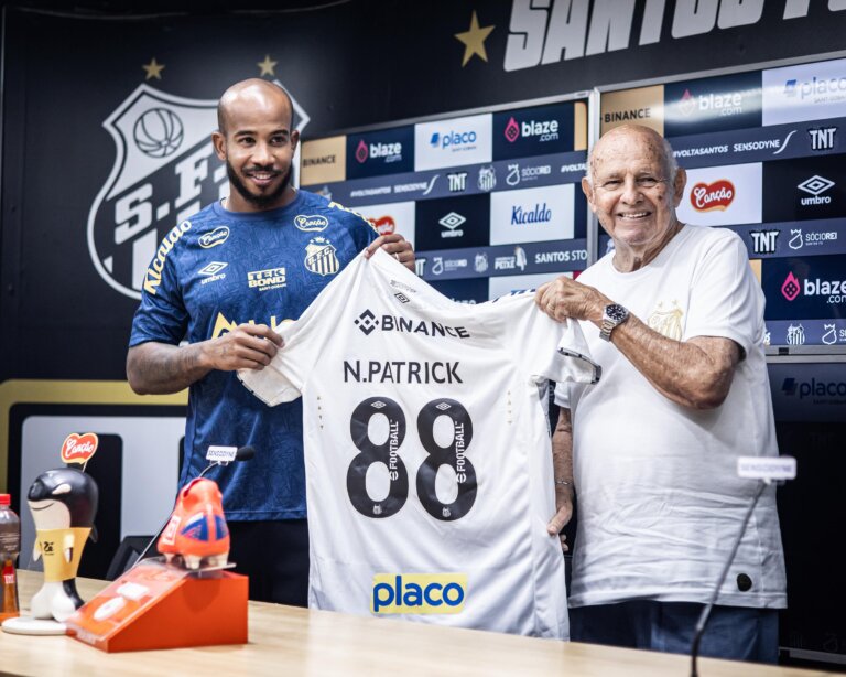 Apresentado pelo Ídolo Eterno Pepe, Patrick vestirá a camisa 88 ...