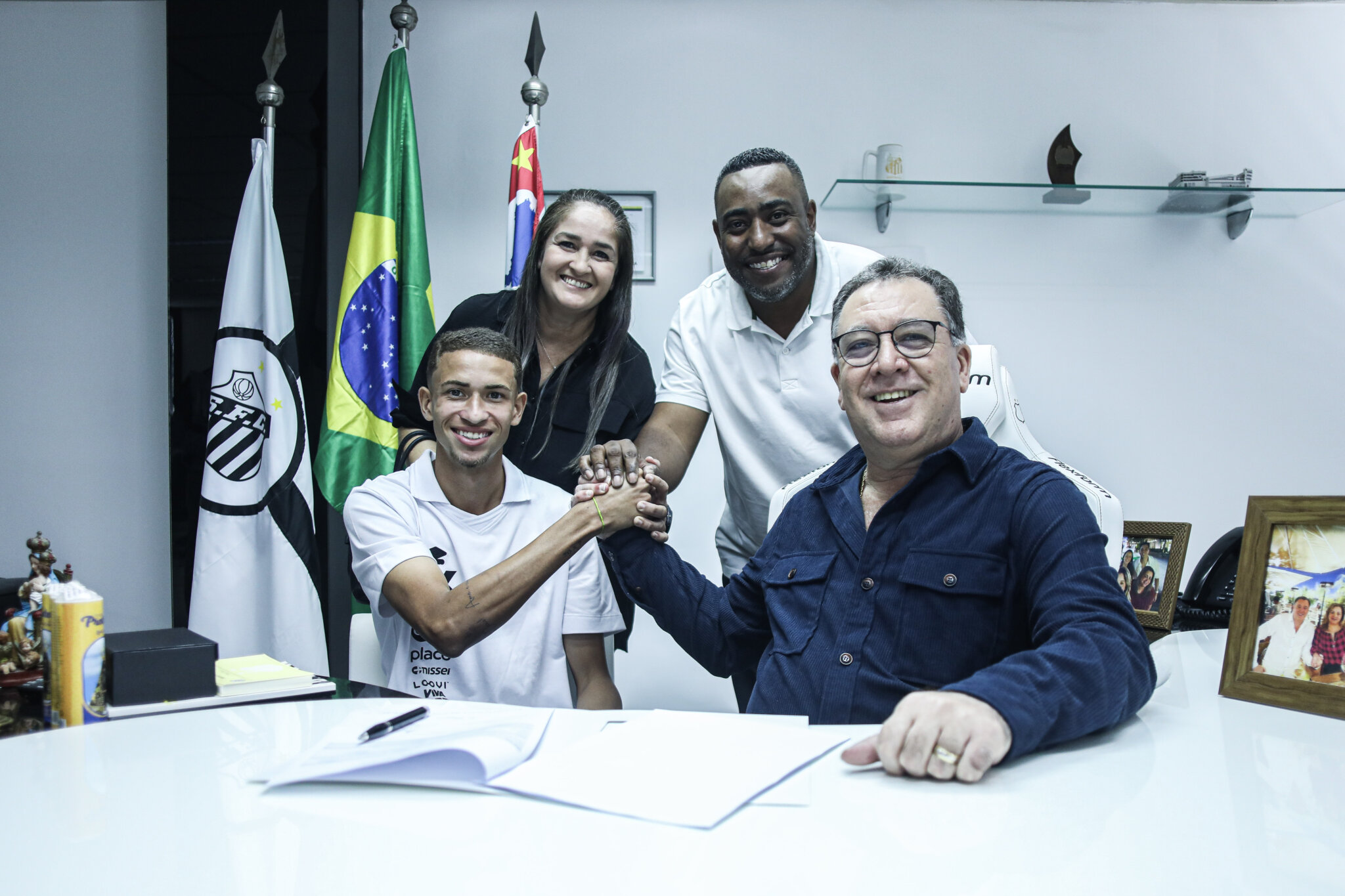 Vinícius Lira renova contrato até 2028 - Santos Futebol Clube