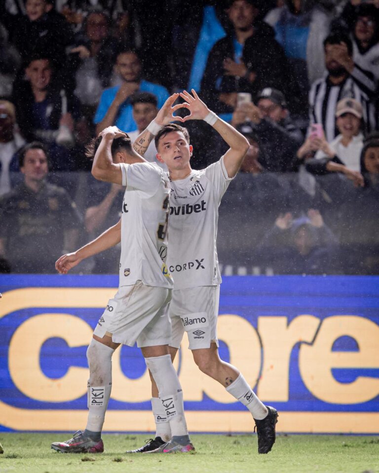 Na Vila Belmiro, Santos FC vence o Vitória pelo placar de 3 a 1 ...